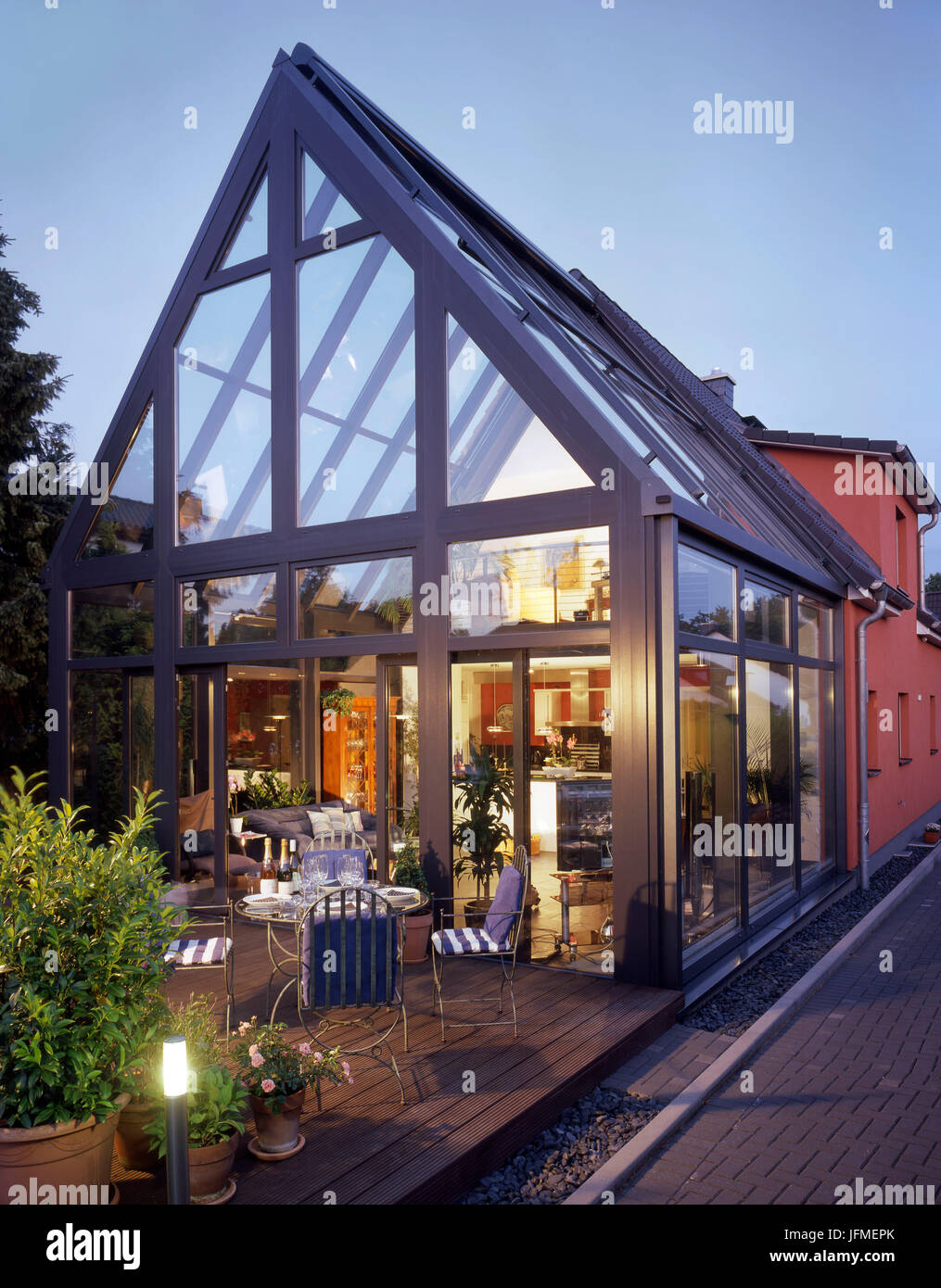 Residential conservatory hi-res stock photography and images - Alamy