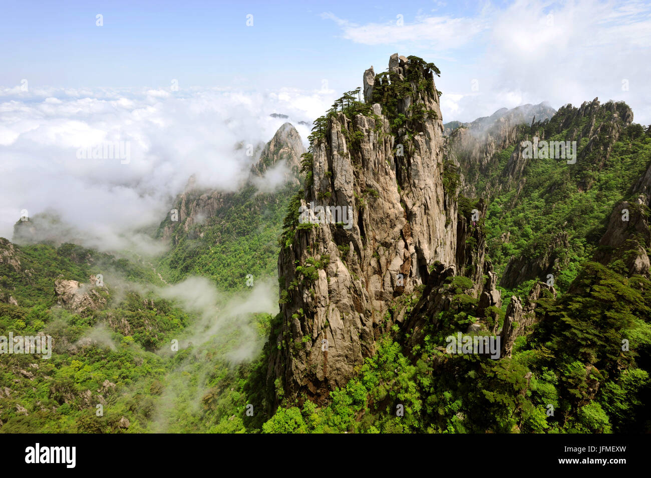 Huang Shan Mountains China Stock Photos & Huang Shan Mountains China ...