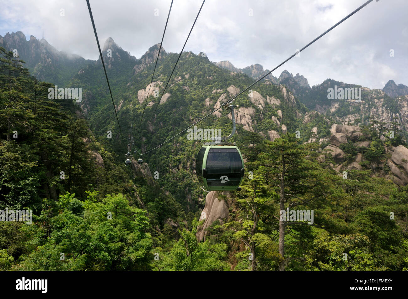 Huang shan mountains china hi-res stock photography and images - Alamy