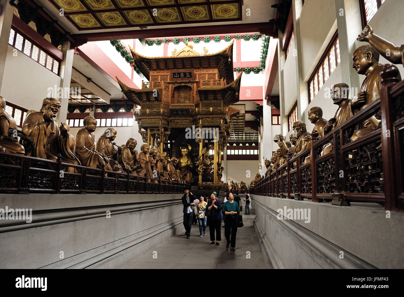 Hall of five hundred arhats hi-res stock photography and images - Alamy