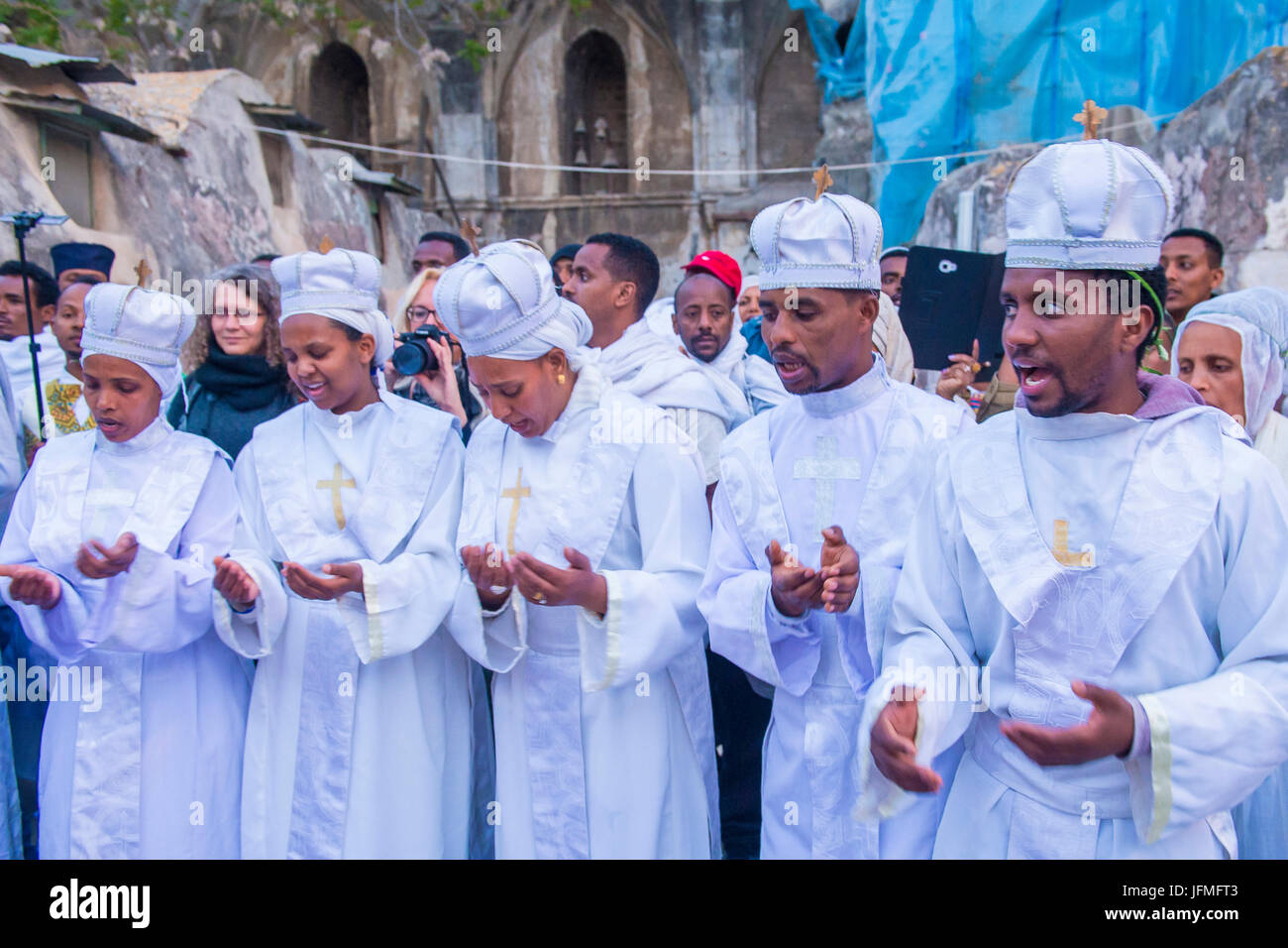 Ethiopian Orthodox pilgrims participates in the Holy fire ceremony at ...