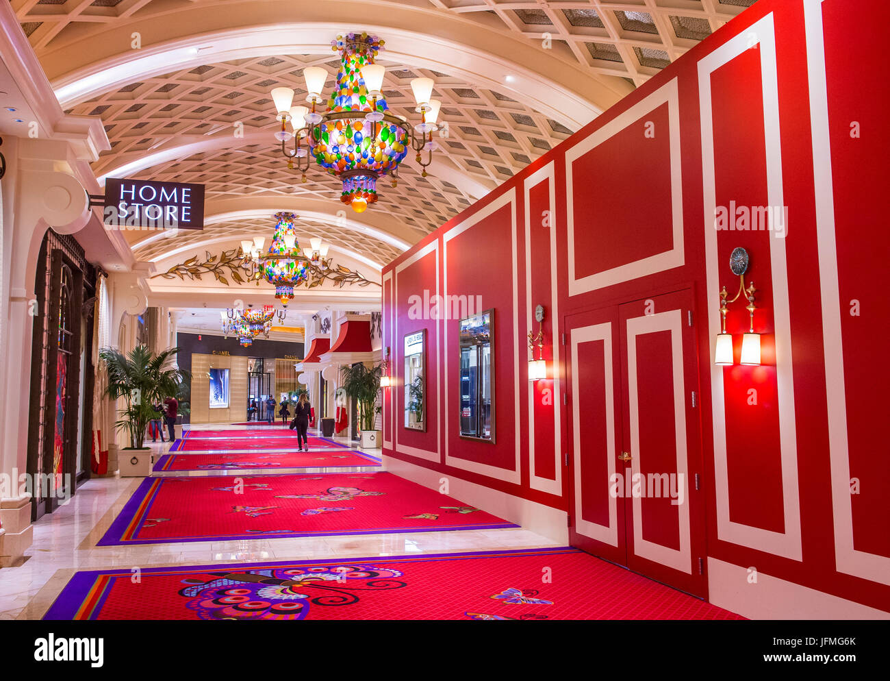 LAS VEGAS - JAN 08 : The interior of Encore Hotel and casino in Las ...