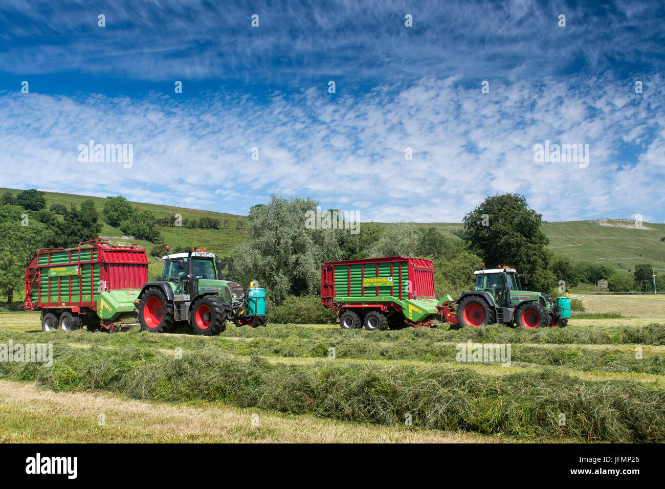 Making silage crop in the Yorkshire Dales with a Strautmann Forage ...