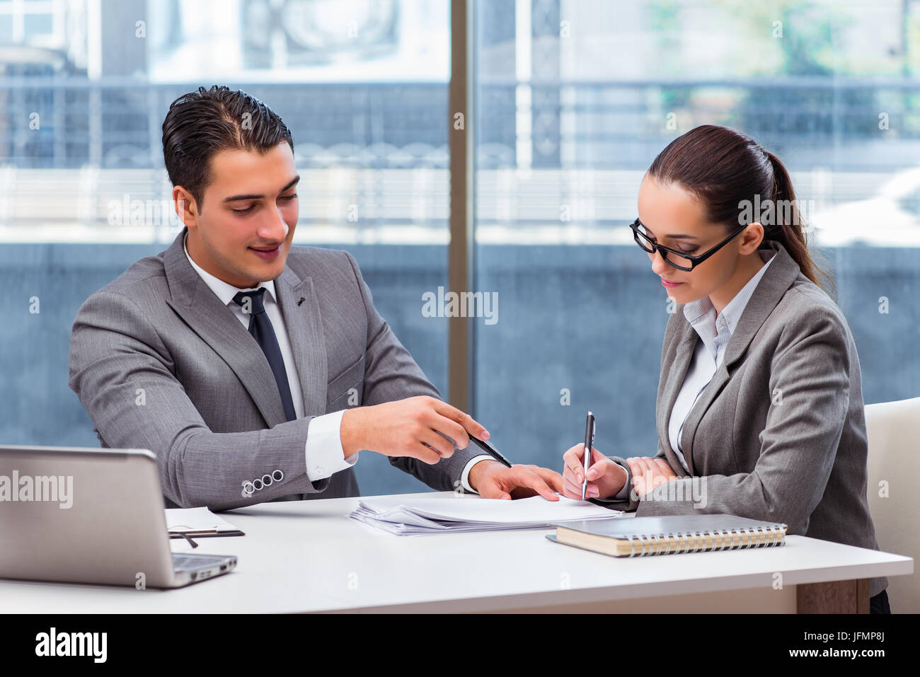 Businesspeople having discussion in the office Stock Photo - Alamy Businesspeople having discussion in the office Stock Photo - Alamy