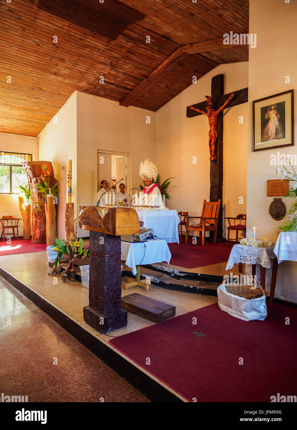 Easter Sunday Mass in Hanga Roa, Easter Island, Chile Stock Photo - Alamy