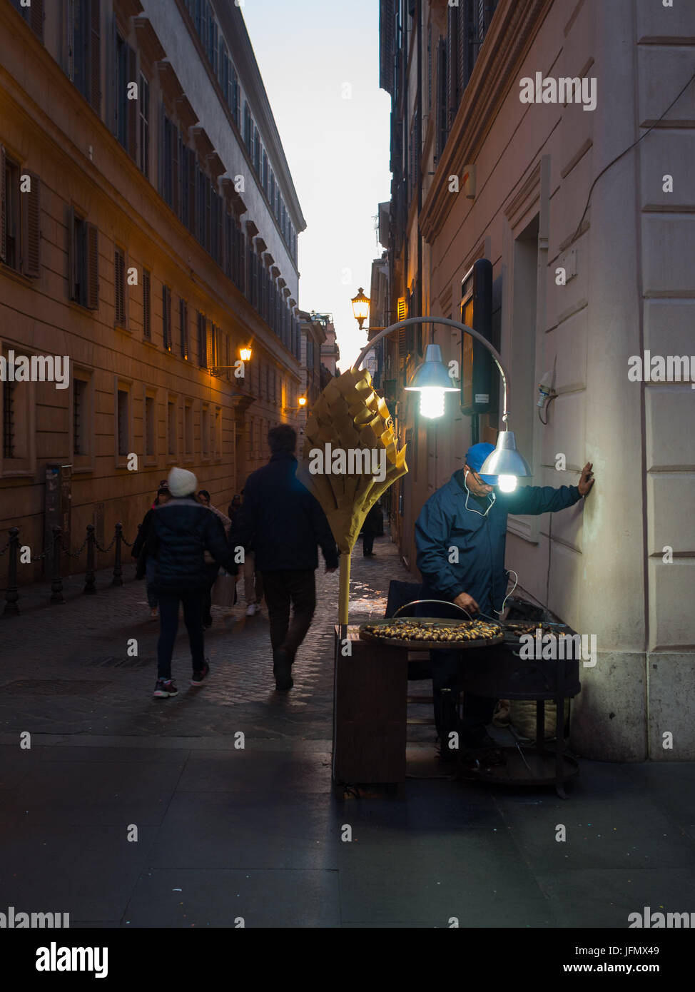 Rome street seller Stock Photo - Alamy