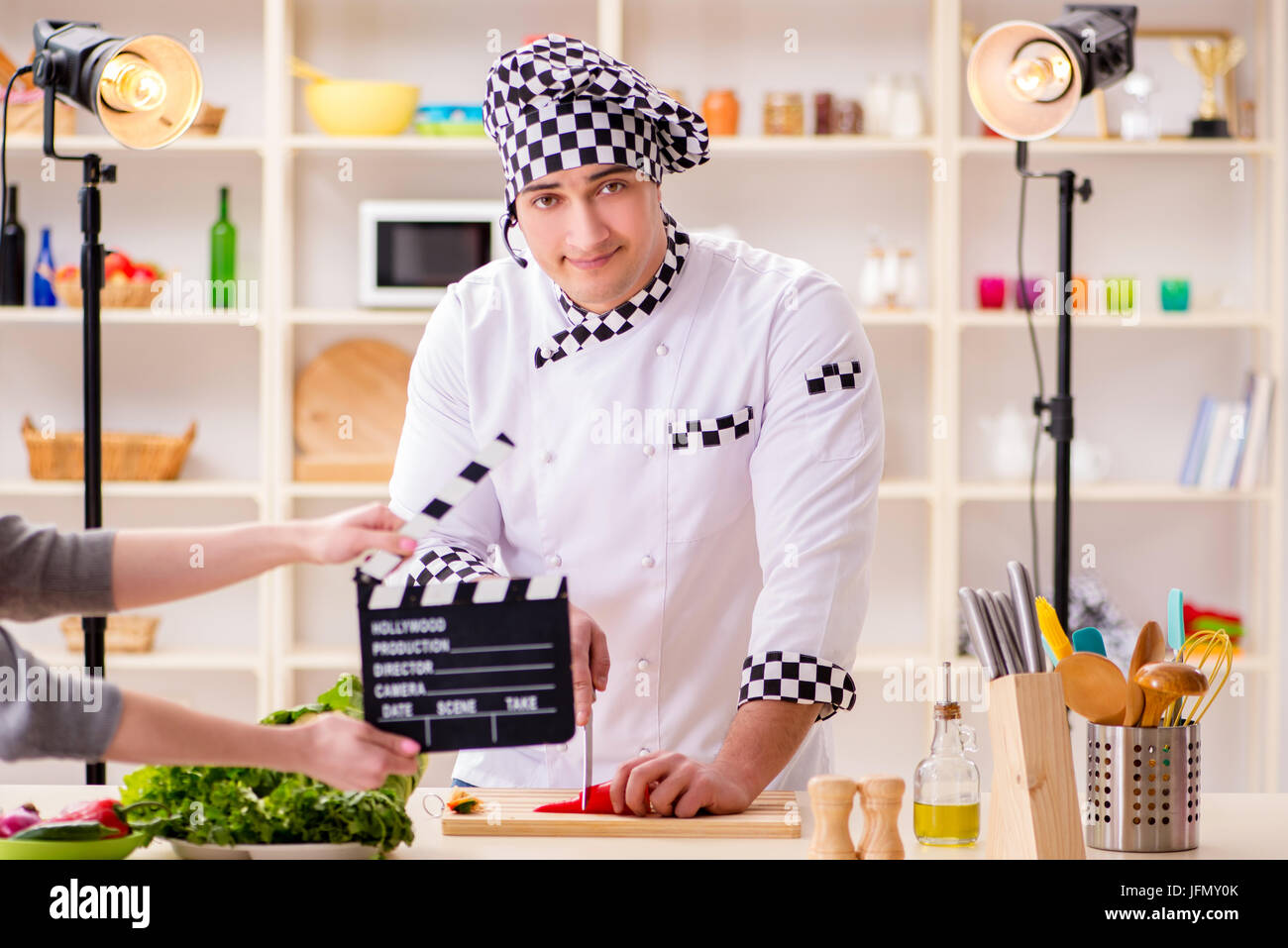 Clapperboard tv show hi-res stock photography and images - Alamy