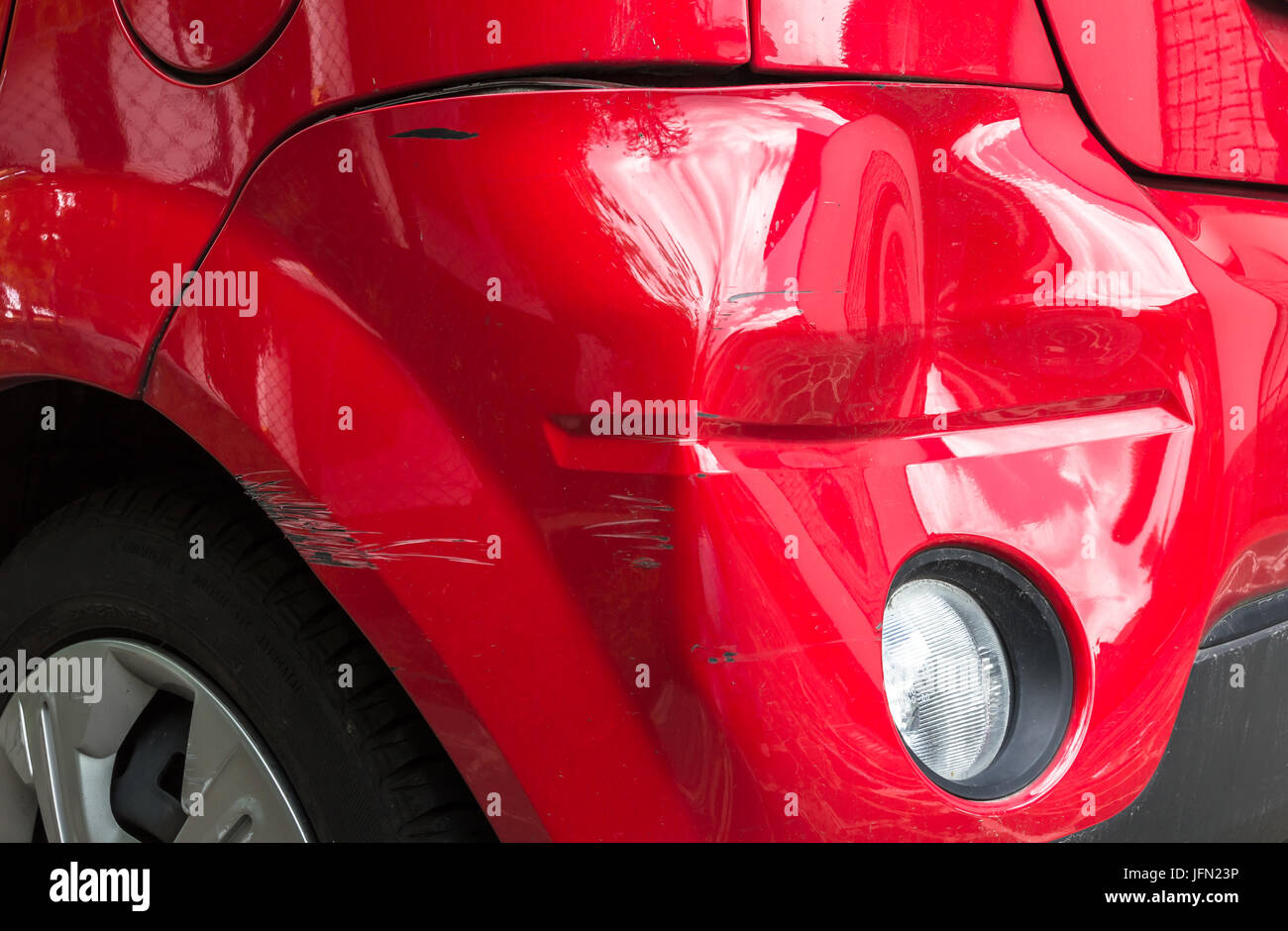 Car damaged hi-res stock photography and images - Alamy