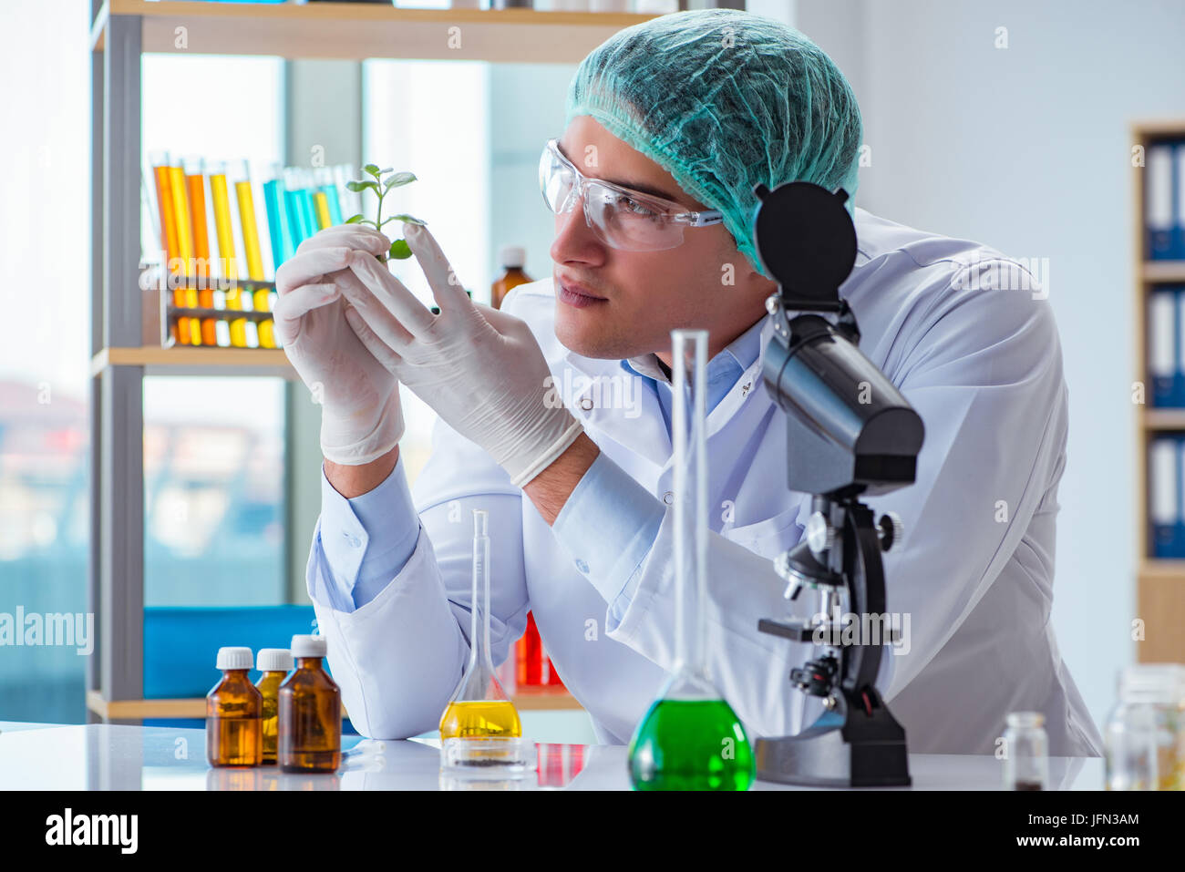 The biotechnology scientist working in the lab Stock Photo - Alamy