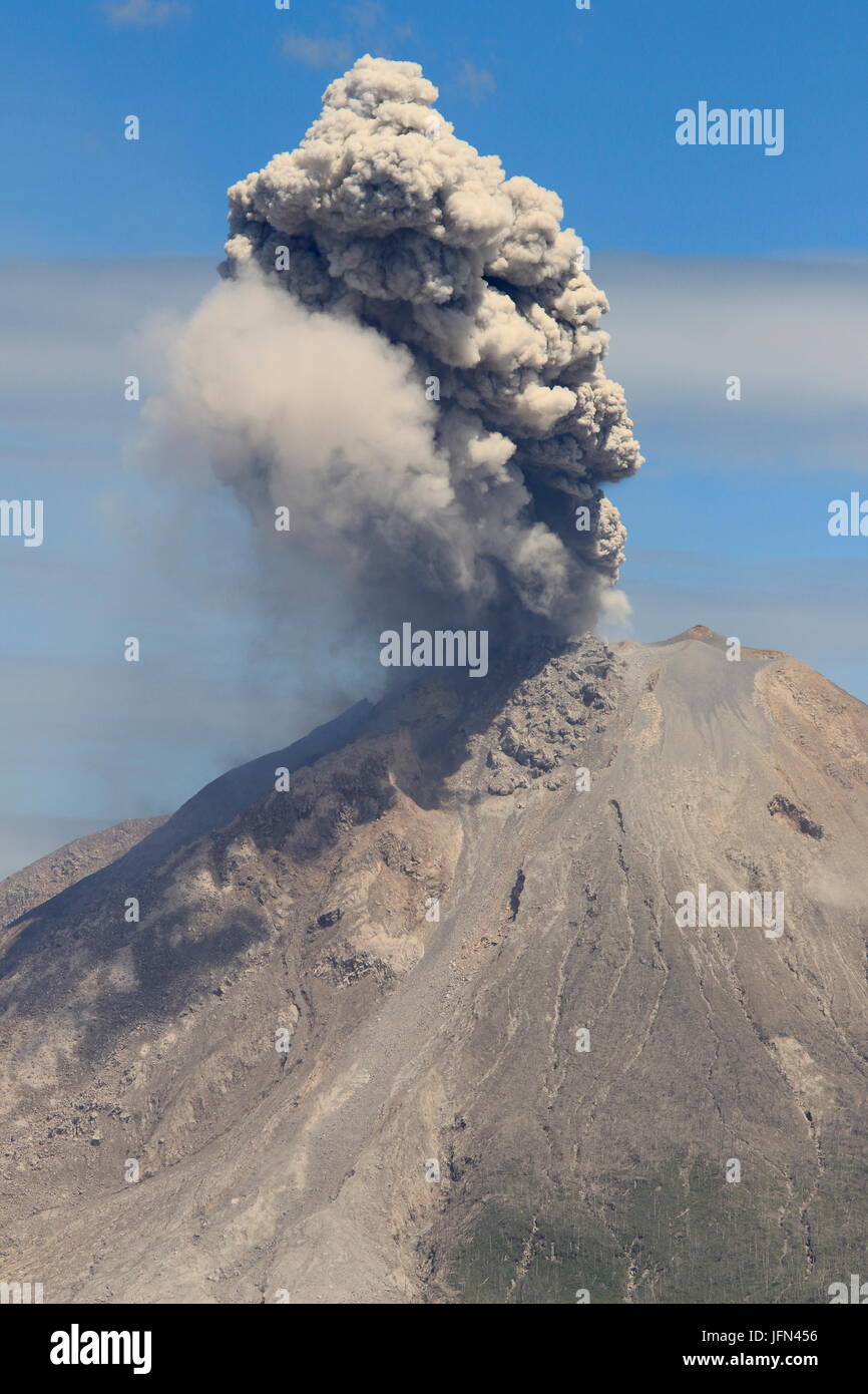 Sinabung volcano erupting Stock Photo - Alamy