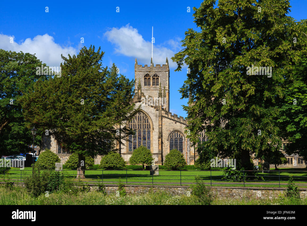 Kendal parish church hi-res stock photography and images - Alamy