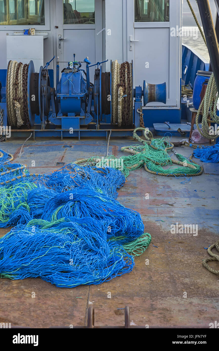 Tangled nets hi-res stock photography and images - Alamy