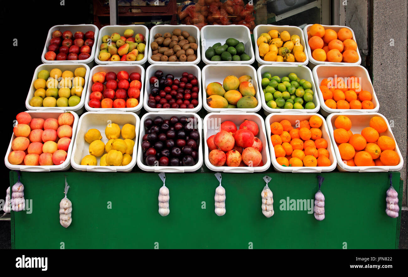 Stand shop hi-res stock photography and images - Alamy