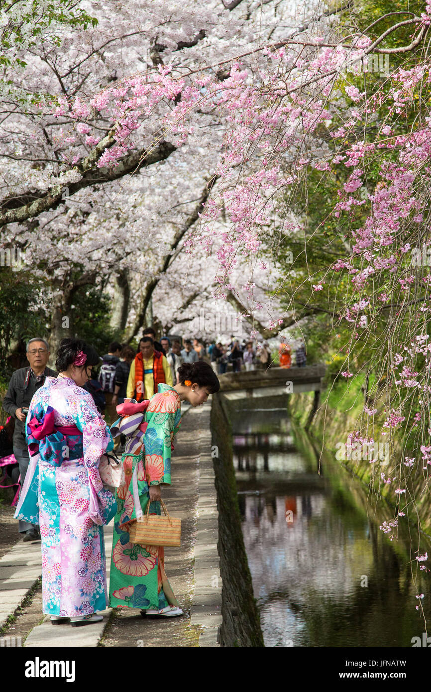 Kimono colors hi-res stock photography and images - Alamy