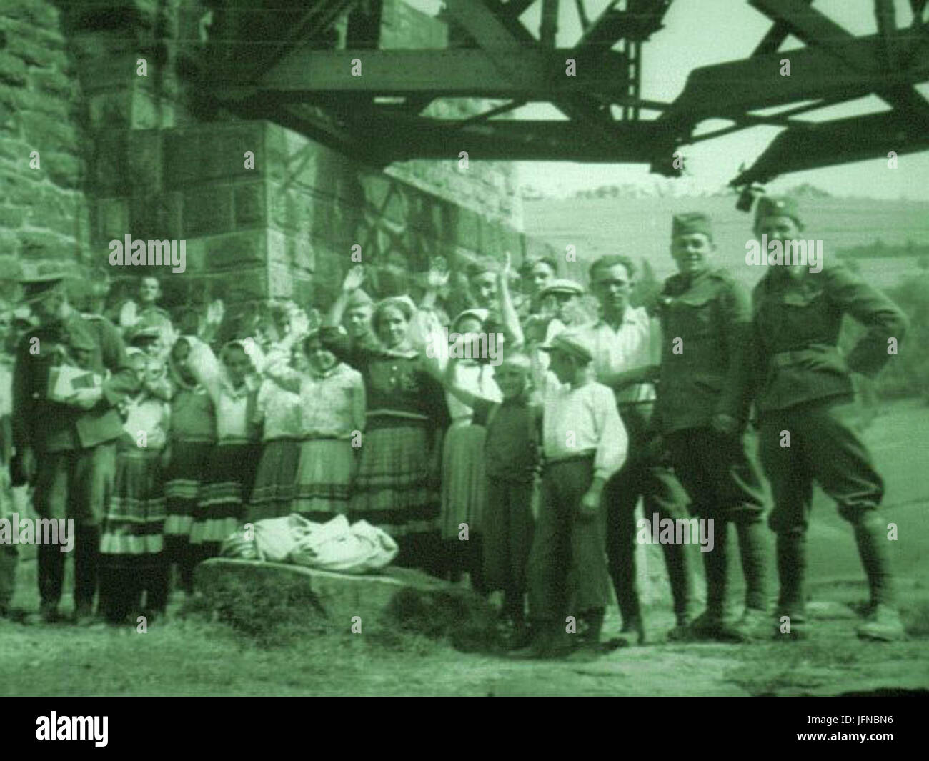 05576 Slovak soldiers posing with Ukrainian civilians in Komańcza ...