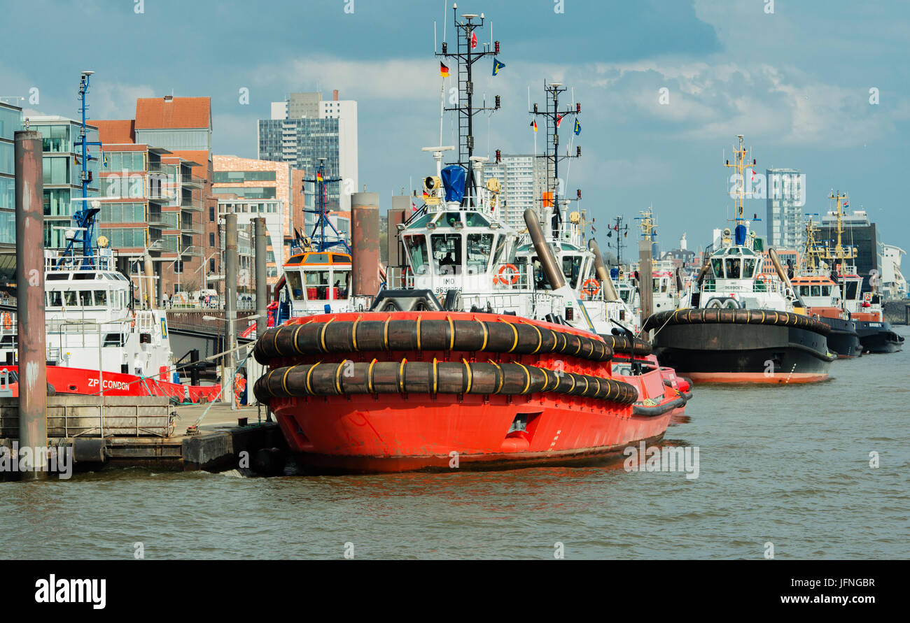 Ocean going tugs hi-res stock photography and images - Alamy