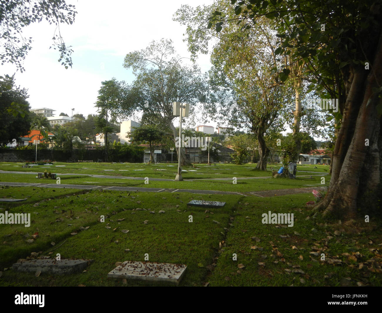 0868jfPlaza de las Flores Taơ1ong Barangka Loyola Memorial park ...