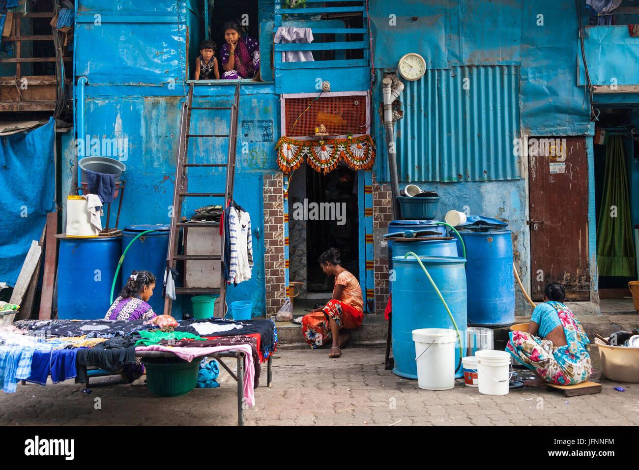 Slum house india hi-res stock photography and images - Alamy