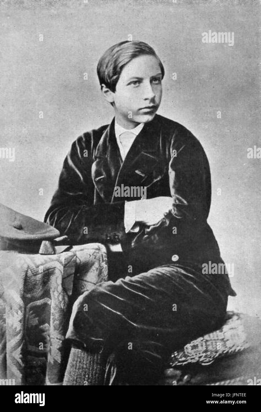 Schüler uniform hi-res stock photography and images - Alamy