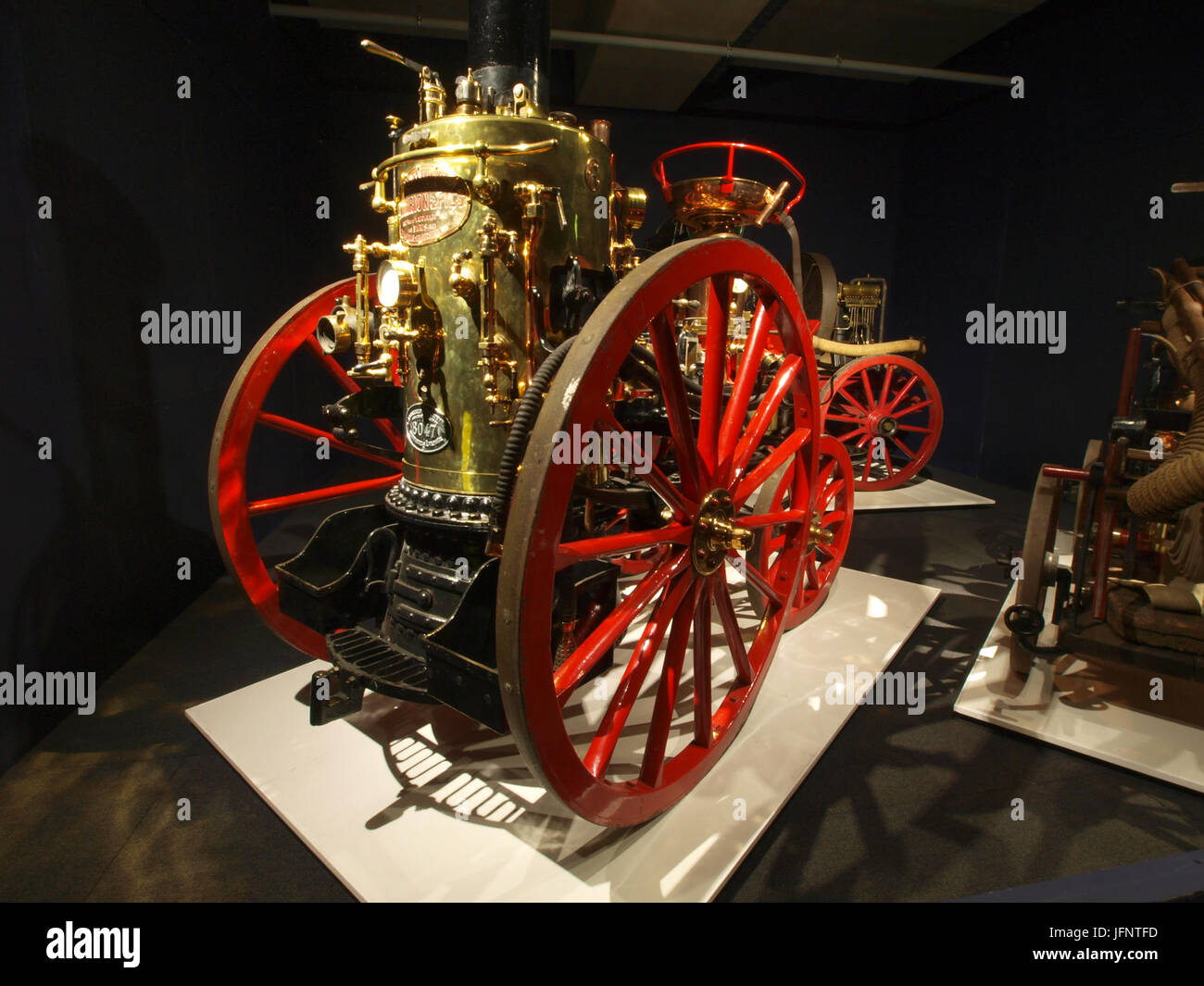 Horse drawn fire engine hi-res stock photography and images - Alamy