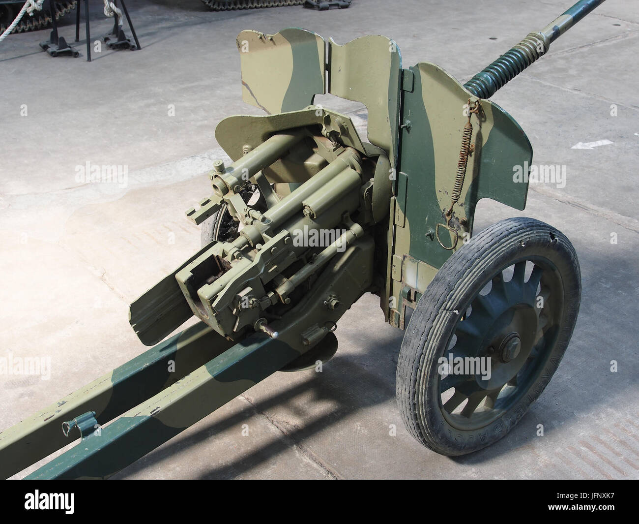 1934 25mm canon anti tank hi-res stock photography and images - Alamy