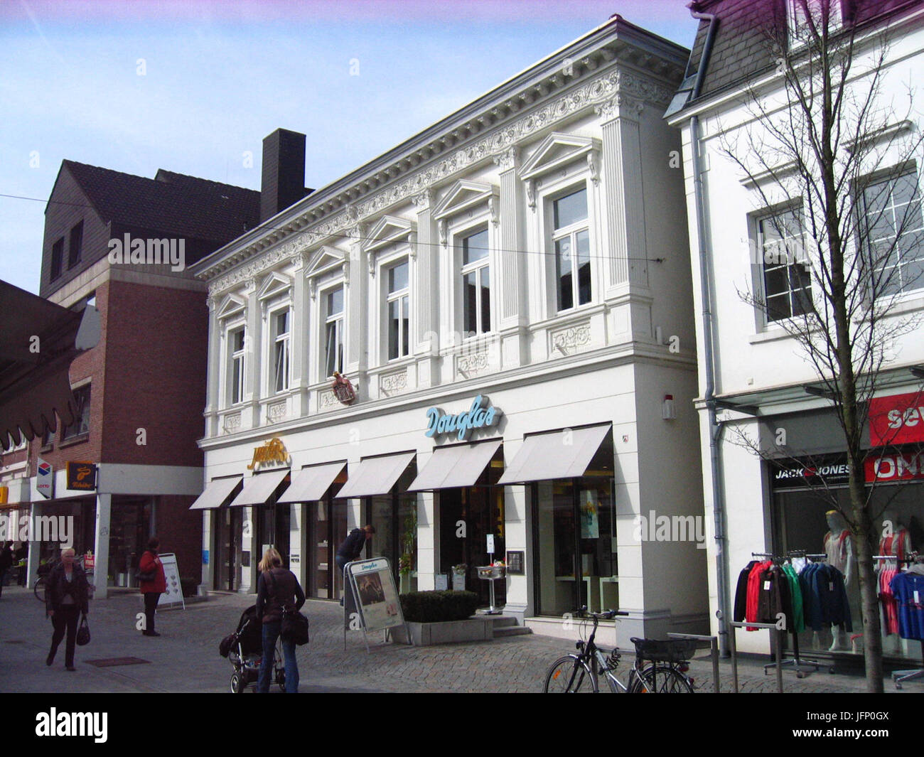 1077 hi-res stock photography and images - Alamy