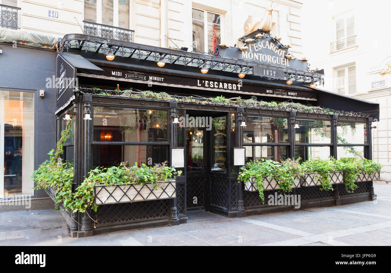 The famous traditional bistro Escargot, Paris, France Stock Photo - Alamy