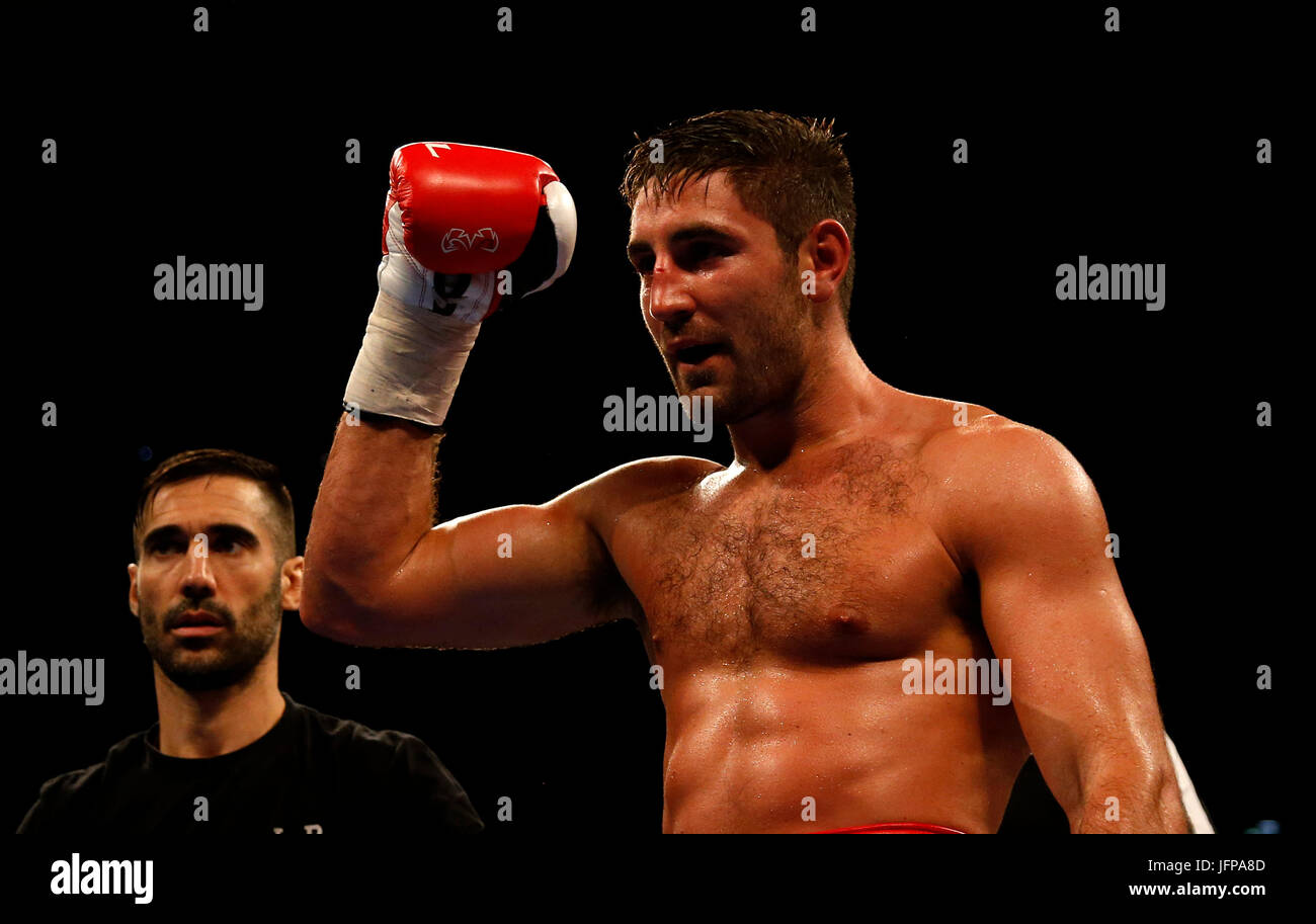 Frank Buglioni celebrates his victory over Ricky Summers in the British ...