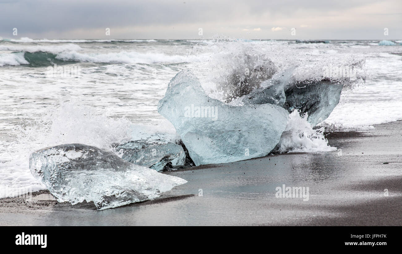 Ice splash block hi-res stock photography and images - Alamy