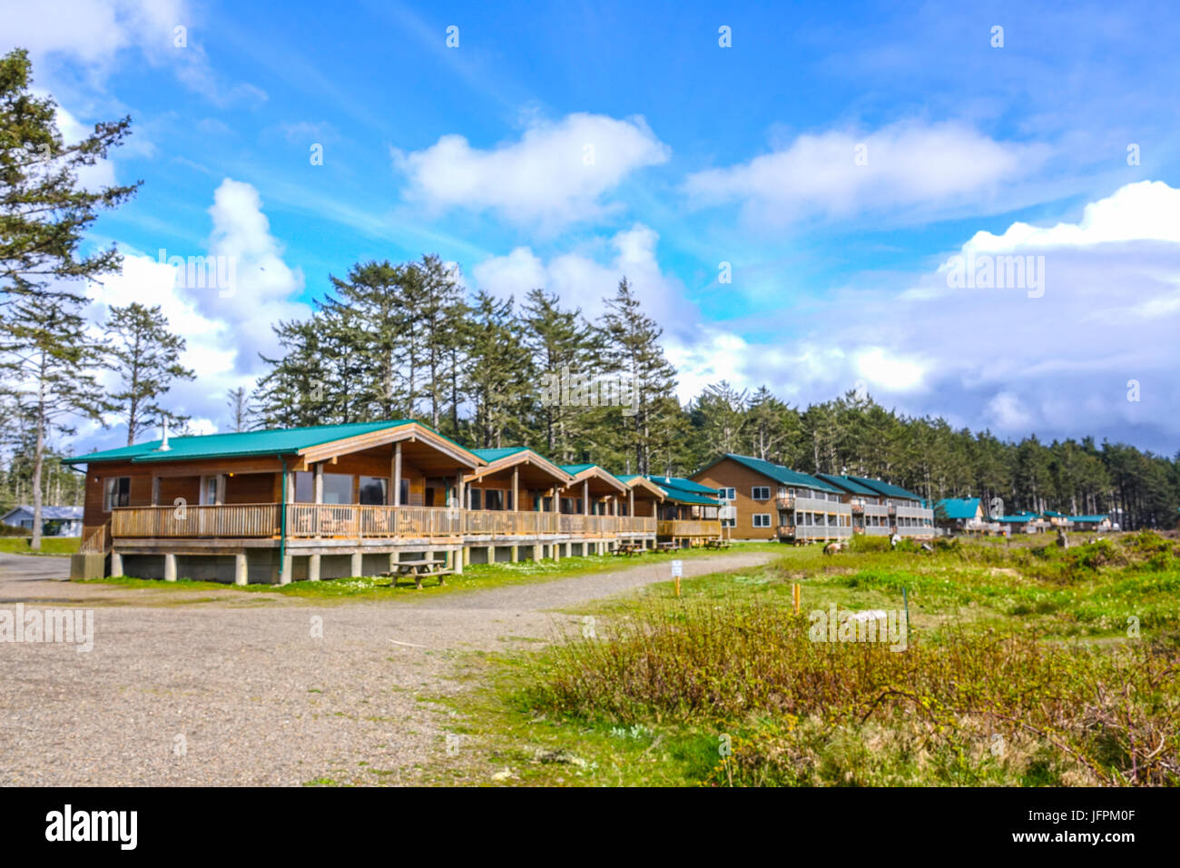 Native american huts hi-res stock photography and images - Alamy