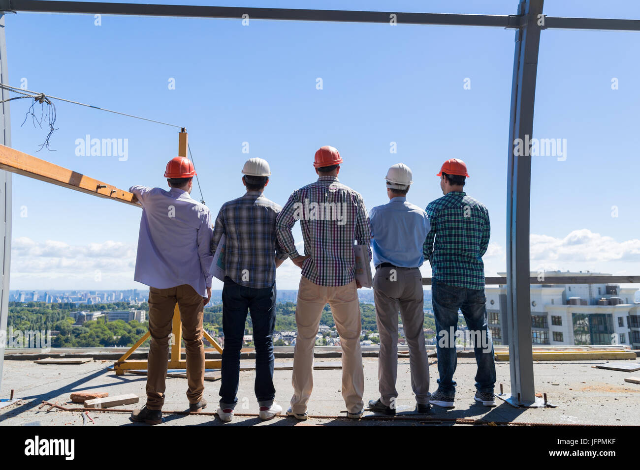 Builder partnership group hi-res stock photography and images - Alamy