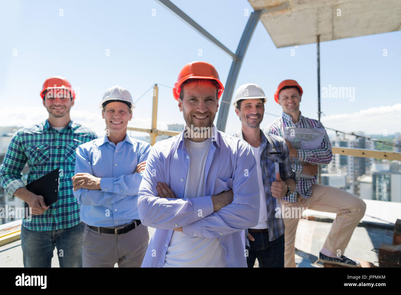 Builder partnership group hi-res stock photography and images - Alamy