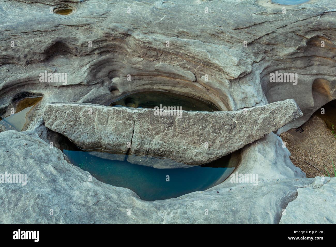 3000 bok unseen emerald green water inside the hole rocks.there have ...