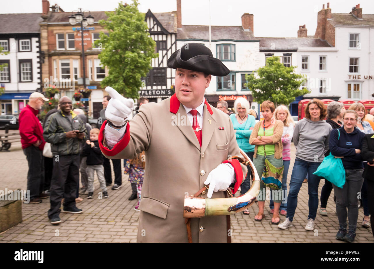 Ripon City Hornblower Wayne Cobbett blows a horn, a centuries-old ...