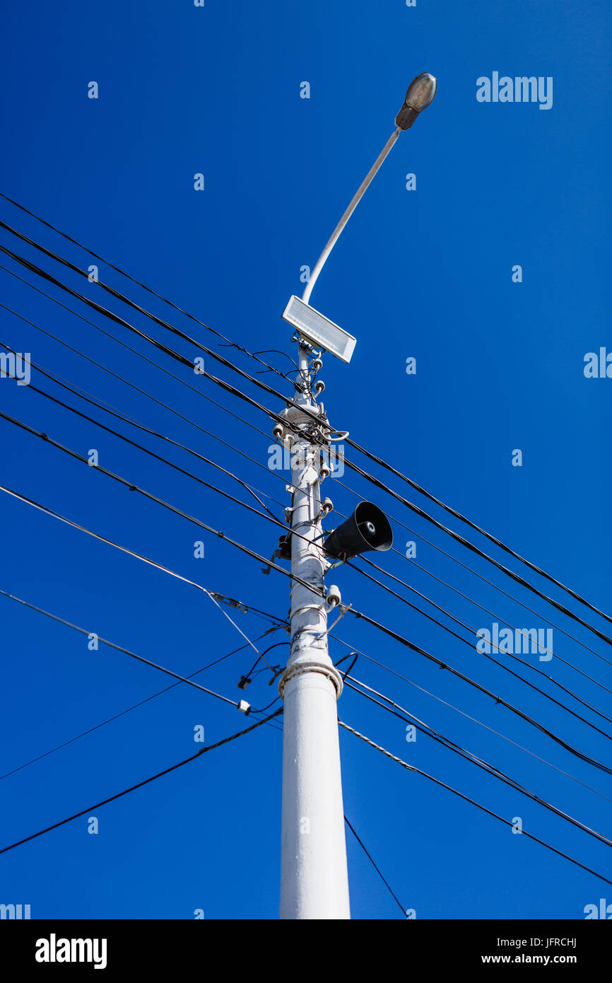 Convoluted mess of wires and cables Stock Photo - Alamy