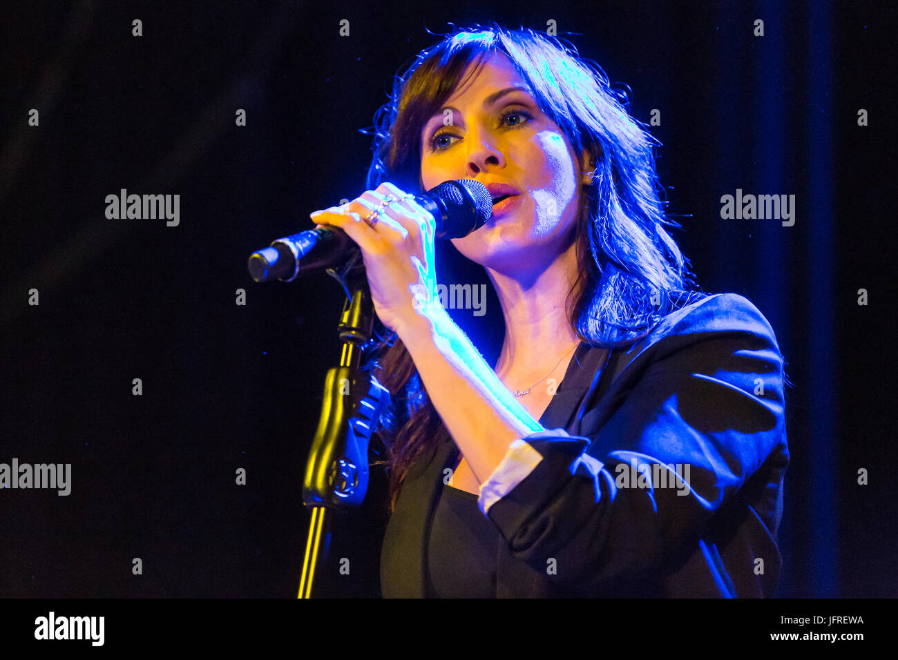 Natalie imbruglia australian singer actress hi-res stock photography ...
