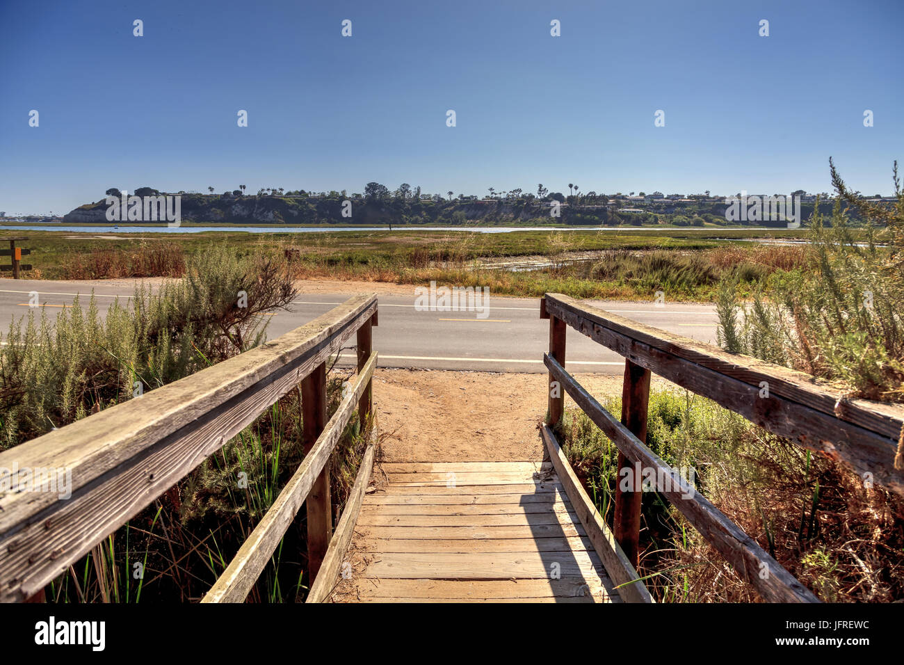 Newport Back Bay loop hiking trail Stock Photo - Alamy