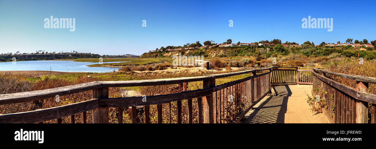 Newport Back Bay loop hiking trail Stock Photo - Alamy