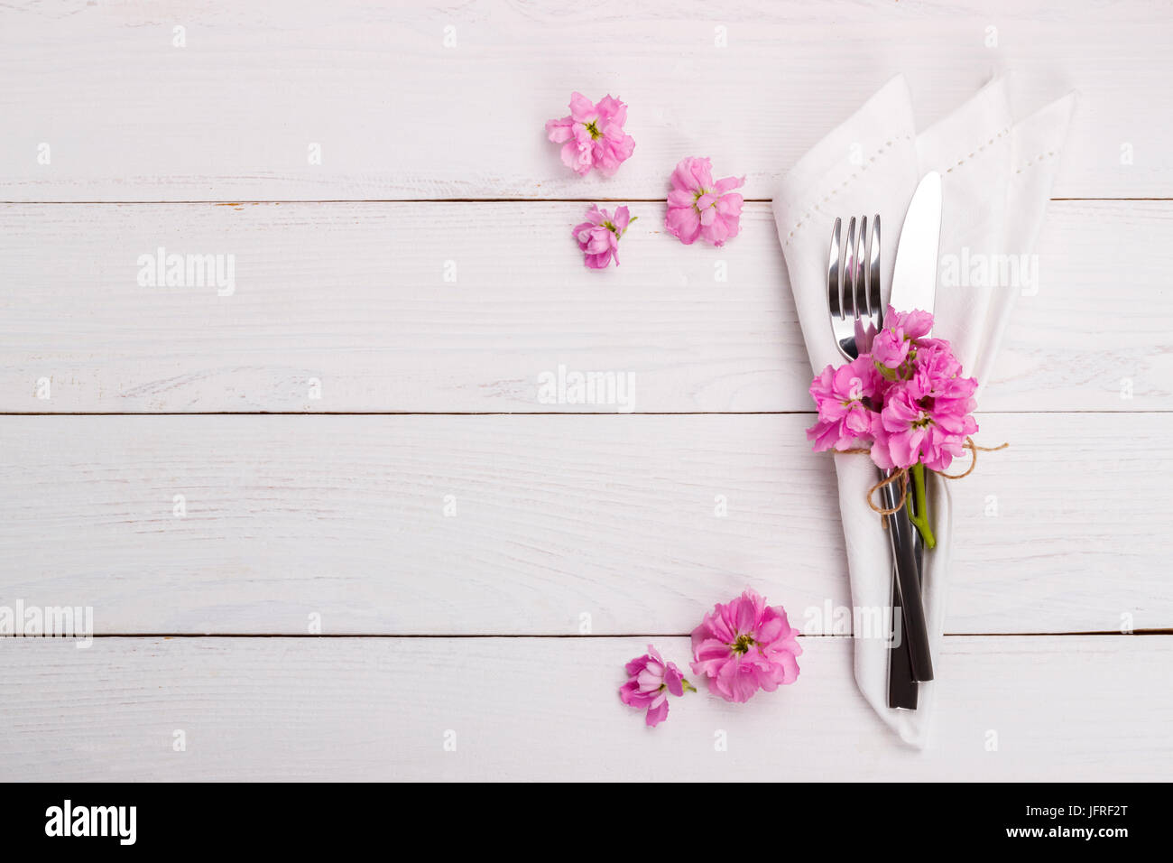Summer table hi-res stock photography and images - Alamy