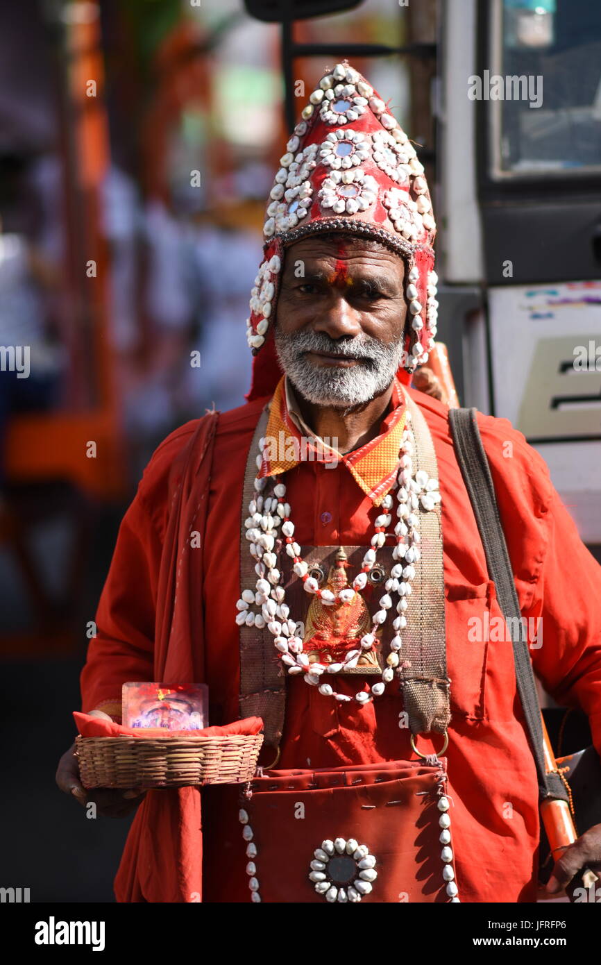Indian holy men pray hi-res stock photography and images - Alamy