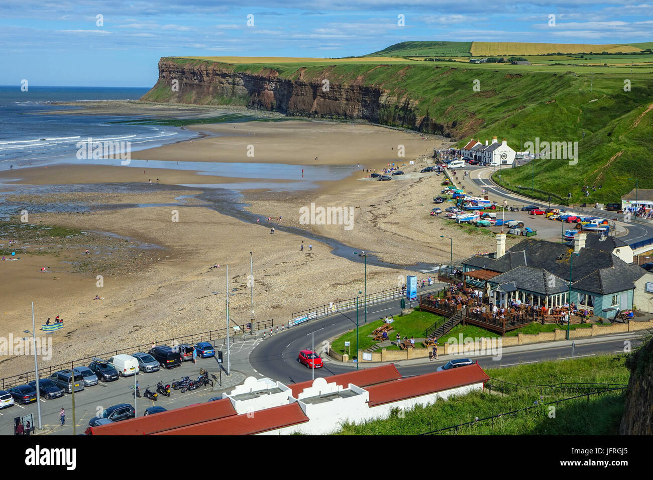 Saltburn by the sea ship inn hi-res stock photography and images - Alamy