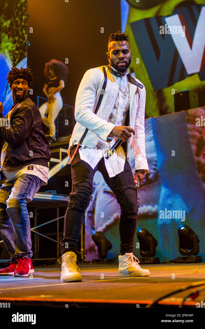 Jason derulo sing hi-res stock photography and images - Alamy