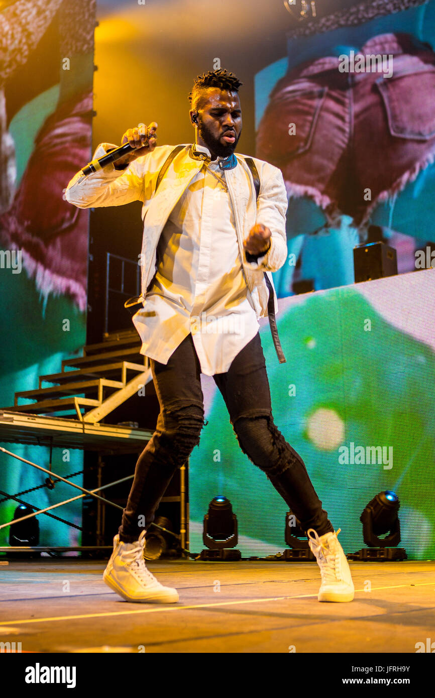 Jason derulo sing hi-res stock photography and images - Alamy