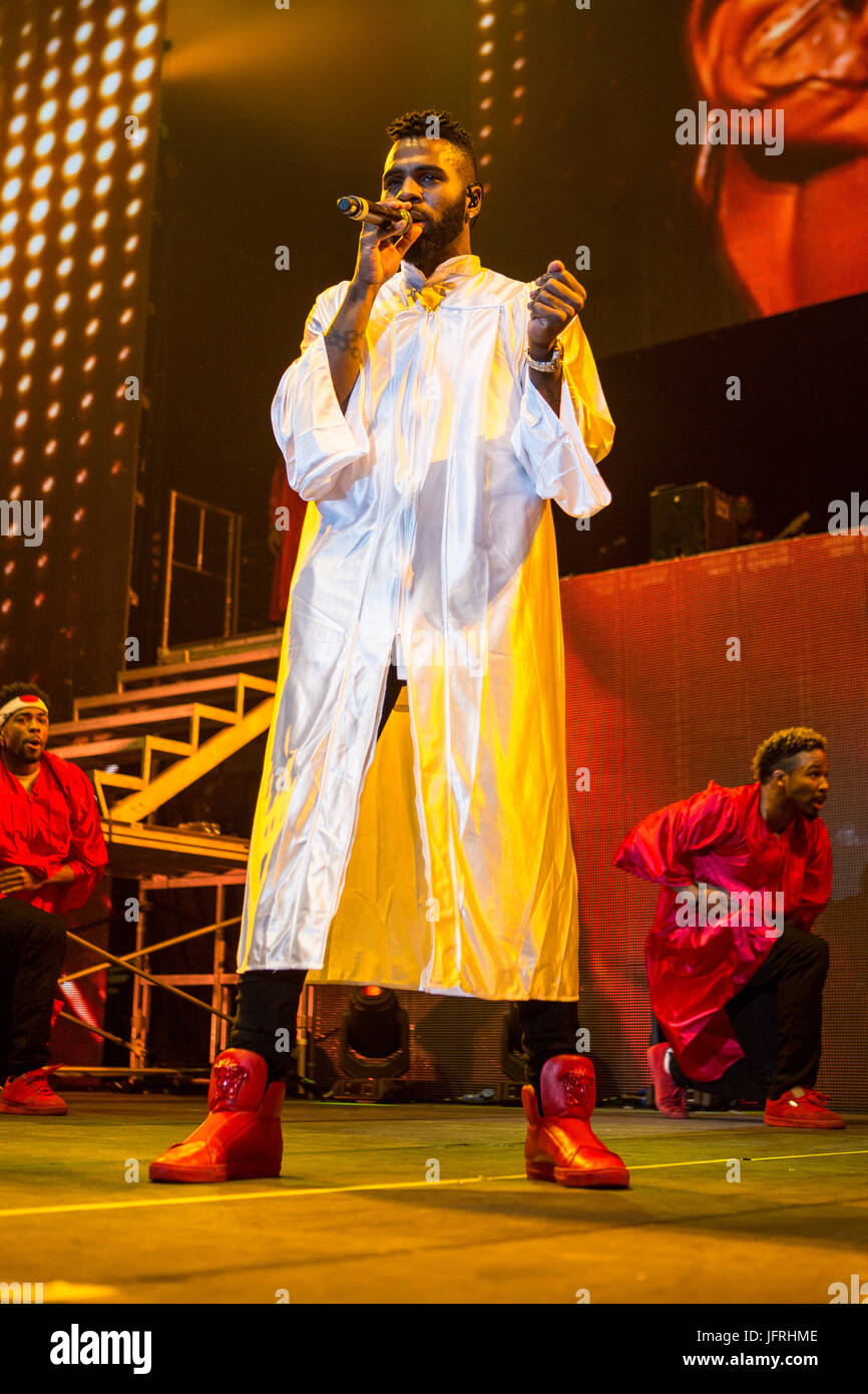 Jason derulo sing hi-res stock photography and images - Alamy