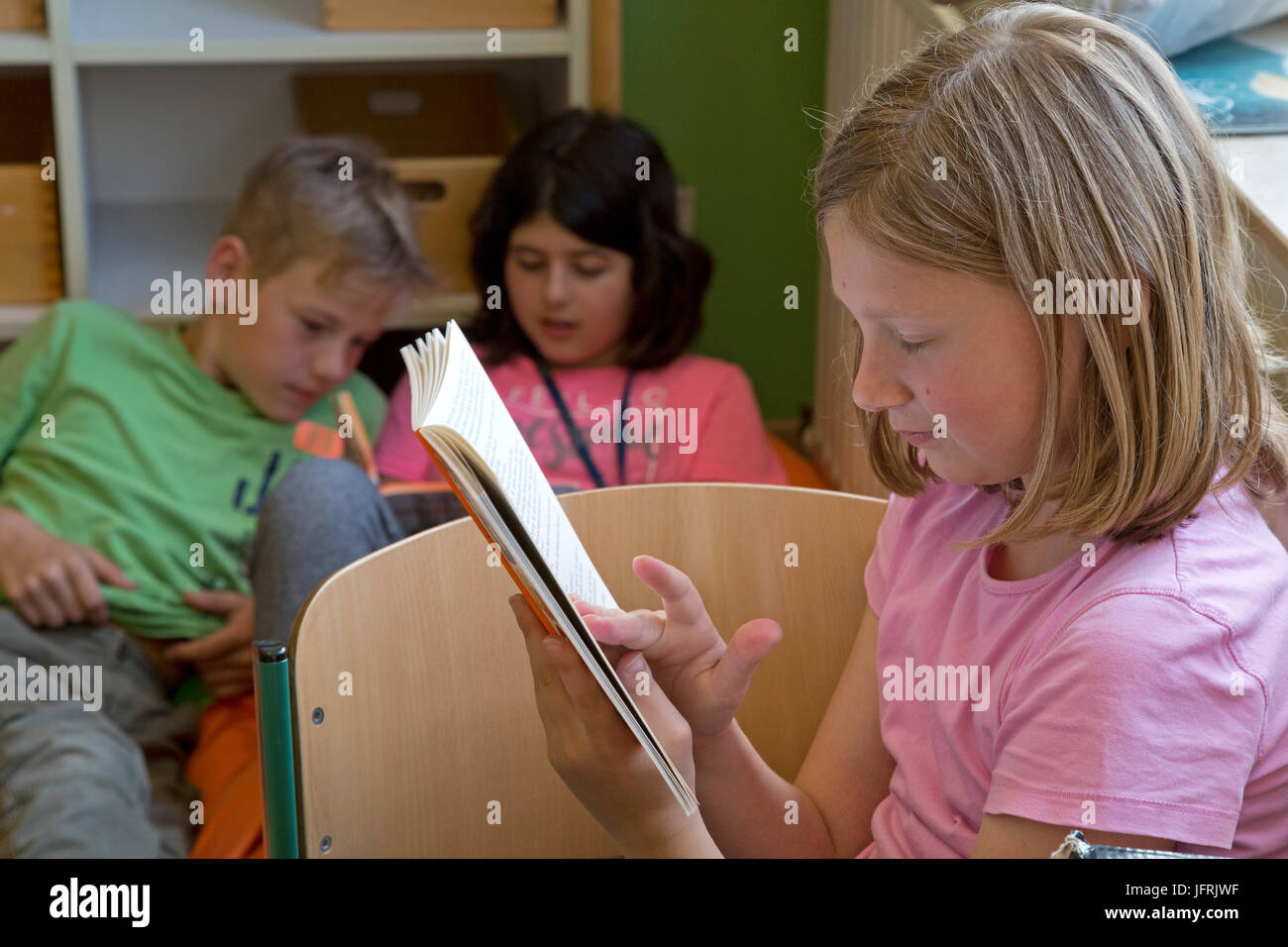 Pupil reading school hi-res stock photography and images - Alamy