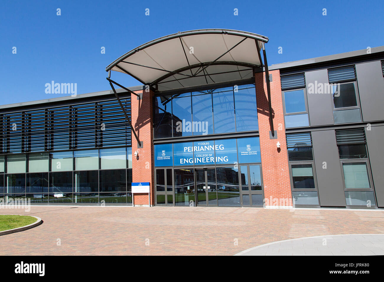 Swansea Bay Campus - Engineering Building Stock Photo - Alamy