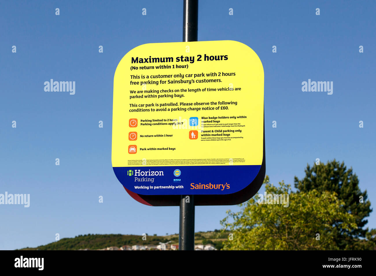Sainsbury's Car Parking Sign - Maximum 2 Hour Stay Stock Photo - Alamy