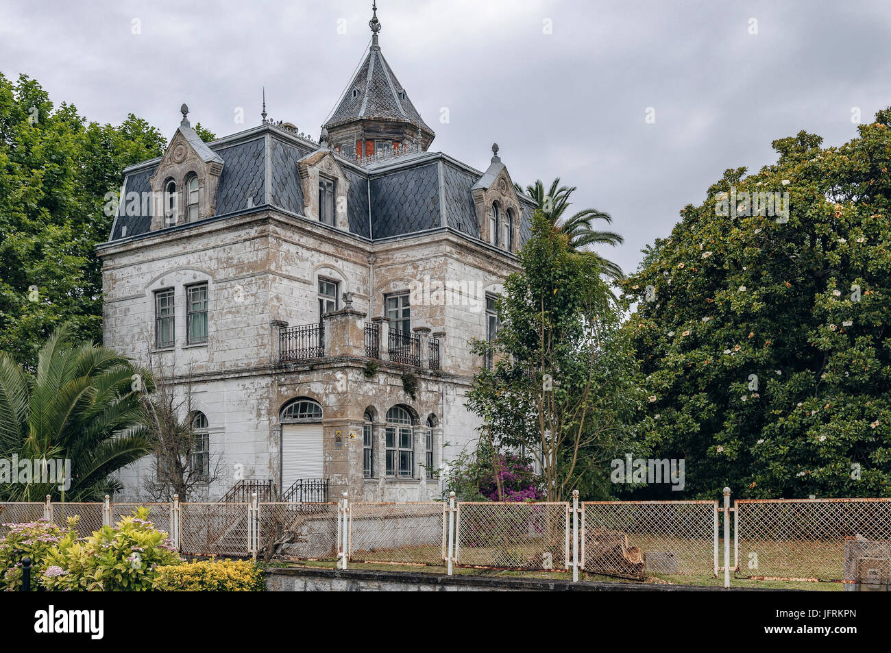 Colindres hi-res stock photography and images - Alamy