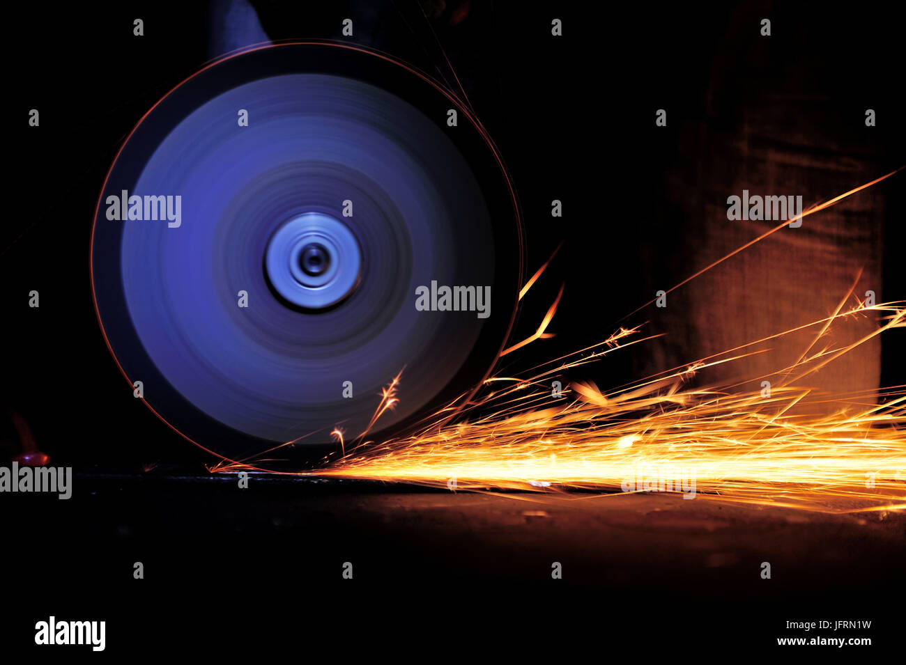 Technology worker hi-res stock photography and images - Alamy