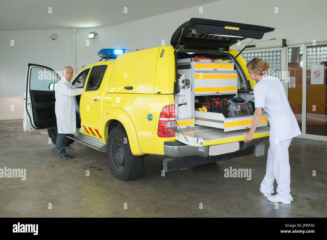 Respondent hi-res stock photography and images - Alamy